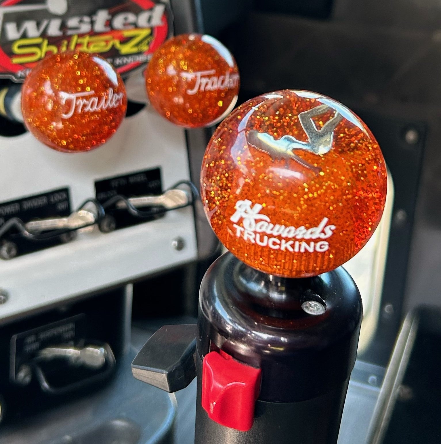 GALLERY – Twisted ShifterZ